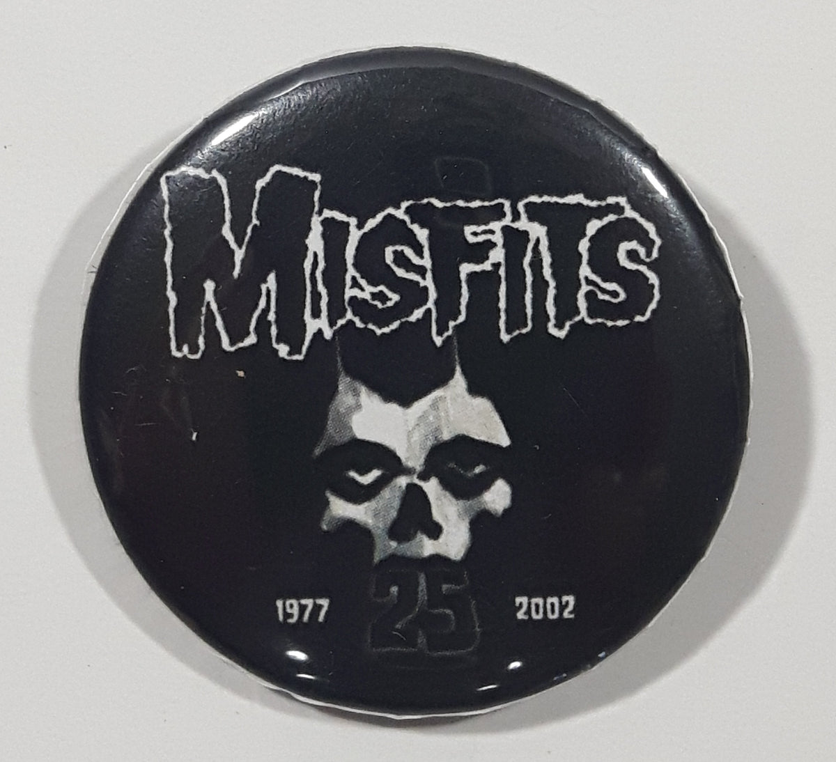 1997 2002 Misfits 25th Anniversary 1 1/2" Round Button Pin – Treasure Valley Antiques & Collectibles