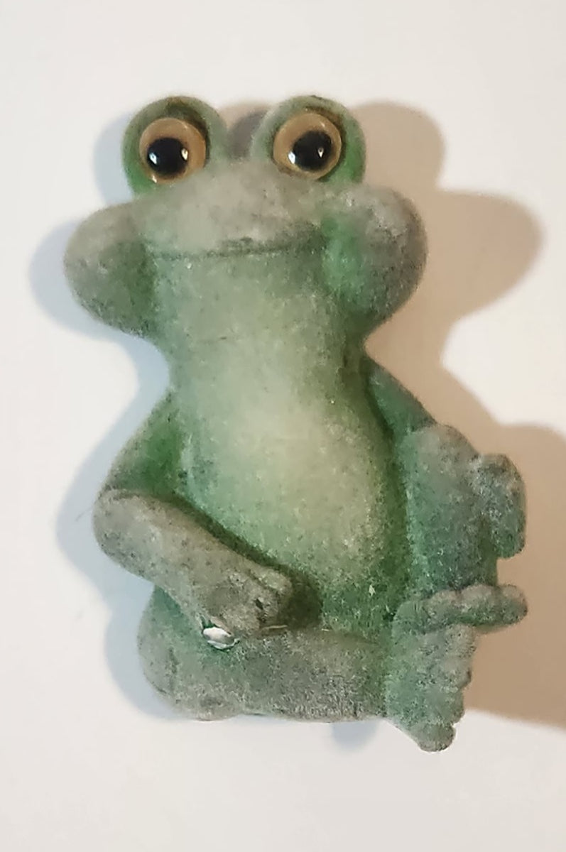 Sitting Green Frog Fuzzy Resin Fridge Magnet – Treasure Valley Antiques ...