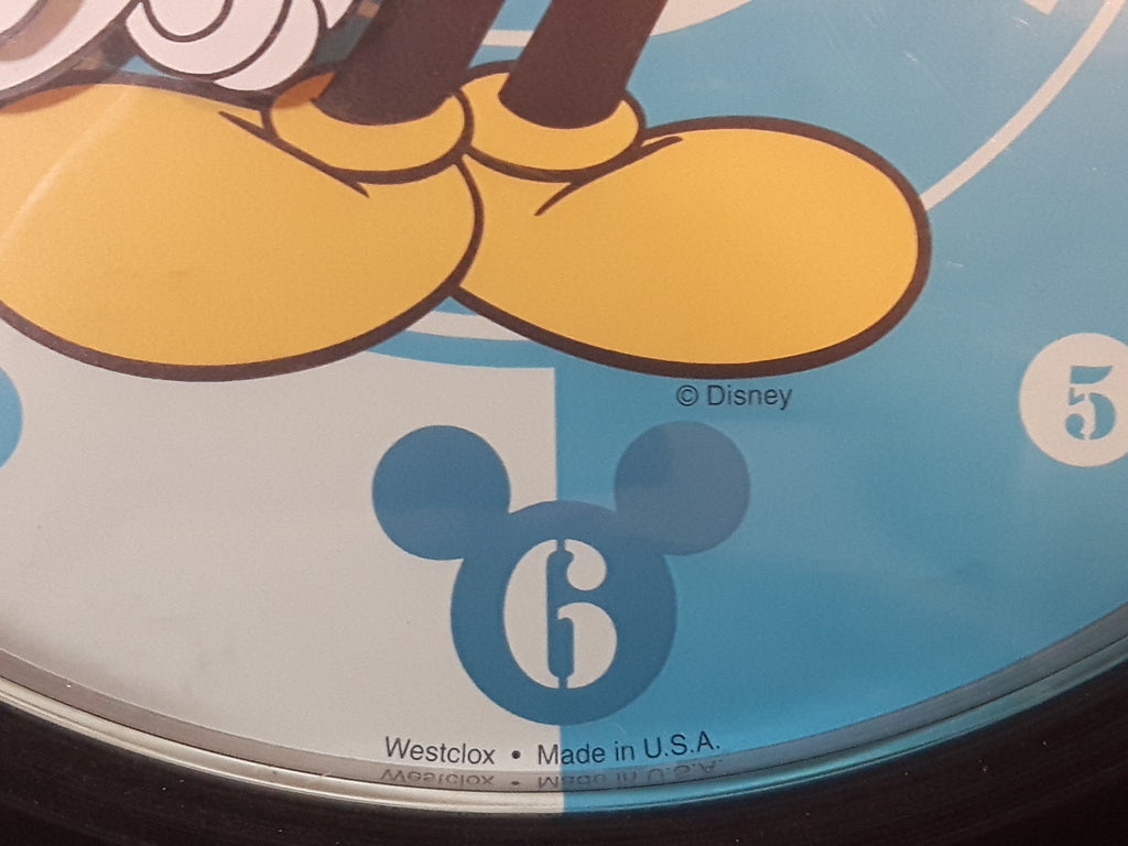 1992 Westclox Disney Mickey Mouse Glove Hands 10 3/4" Plastic Wall Clo ...