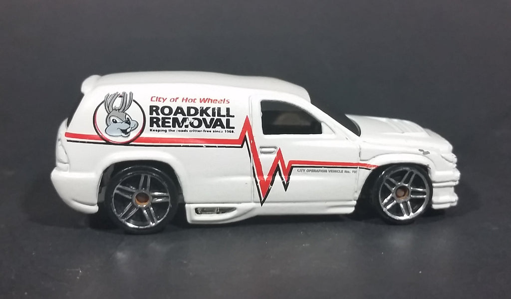 2008 Hot Wheels City of Hot Wheels Fandango Roadkill Removal White Die ...