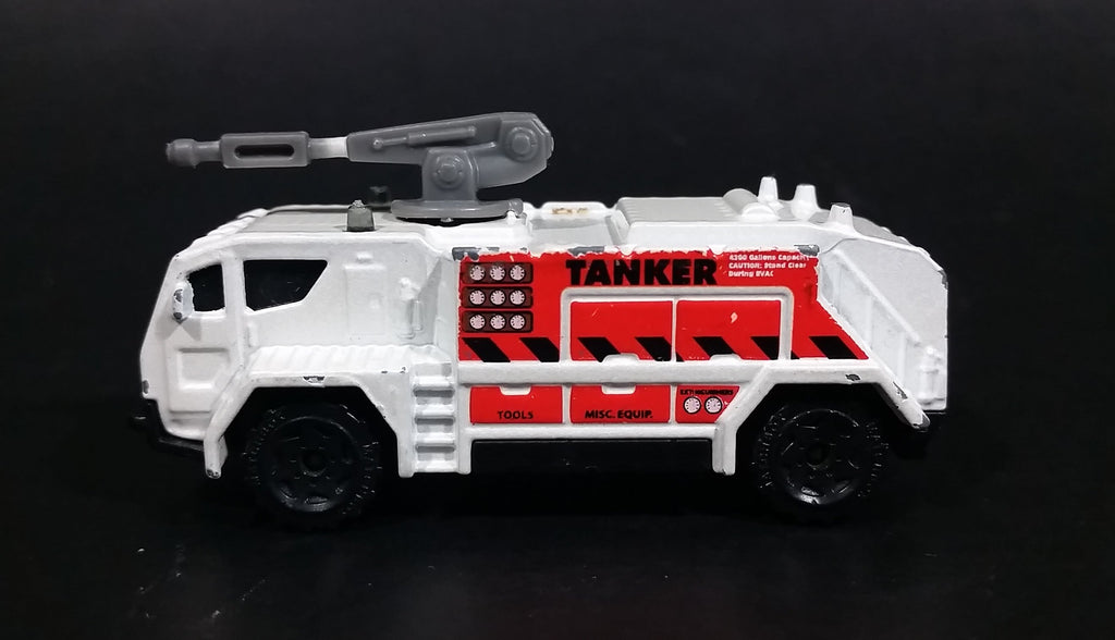 2007 Matchbox Airport Fire Tanker Truck White Die Cast Toy Car Emergen ...