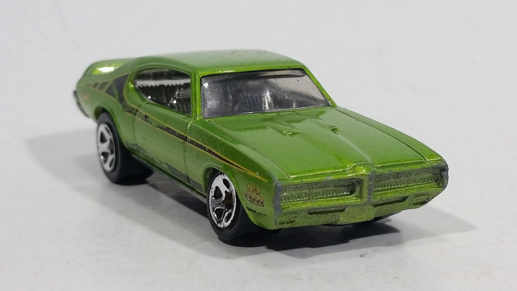 2013 Hot Wheels Muscle Mania '69 Pontiac GTO Lime Green Die Cast Toy C ...