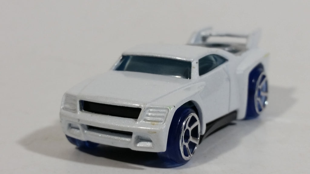 2005 Hot Wheels AcceleRacers Bassline White Die Cast Toy Car Vehicle ...