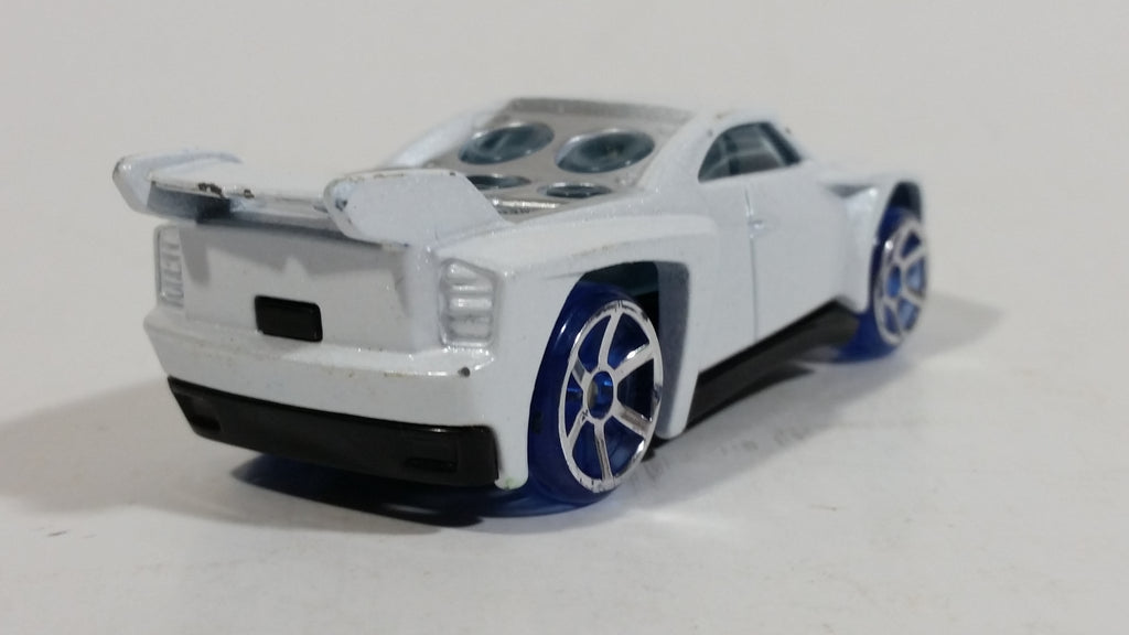 2005 Hot Wheels AcceleRacers Bassline White Die Cast Toy Car Vehicle ...