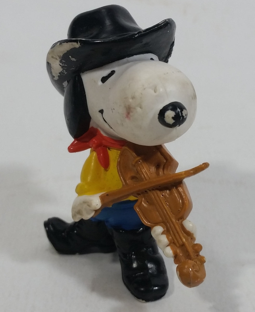 Vintage United Features Peanuts Snoopy Musician Playing a Violin PVC T ...