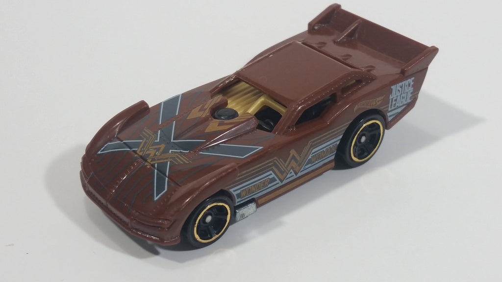 2017 Hot Wheels Justice League Maximum Leeway Wonder Woman Brown Die C ...