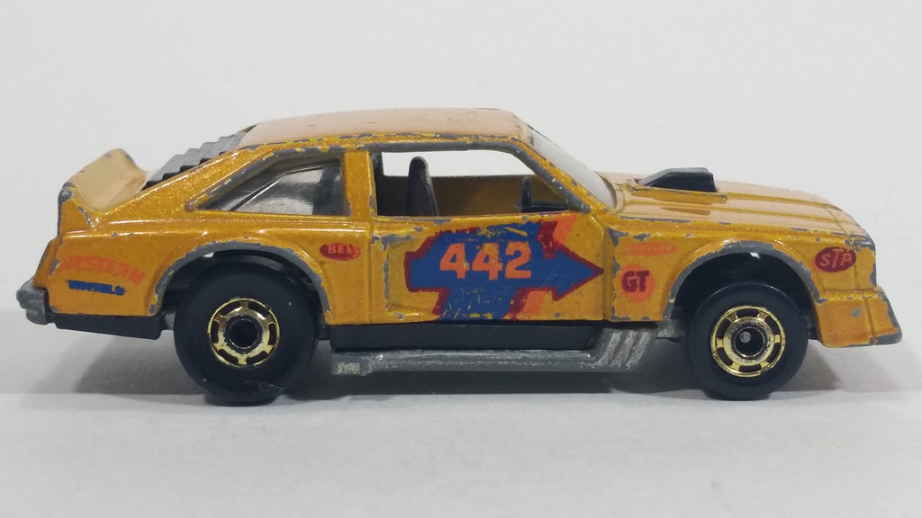 1983 Hot Wheels Flat Out 442 Metalflake Gold Die Cast Toy Muscle Car V ...