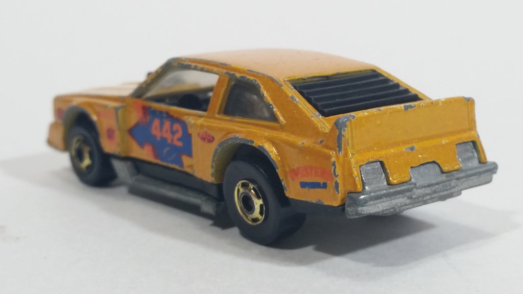 1983 Hot Wheels Flat Out 442 Metalflake Gold Die Cast Toy Muscle Car V ...