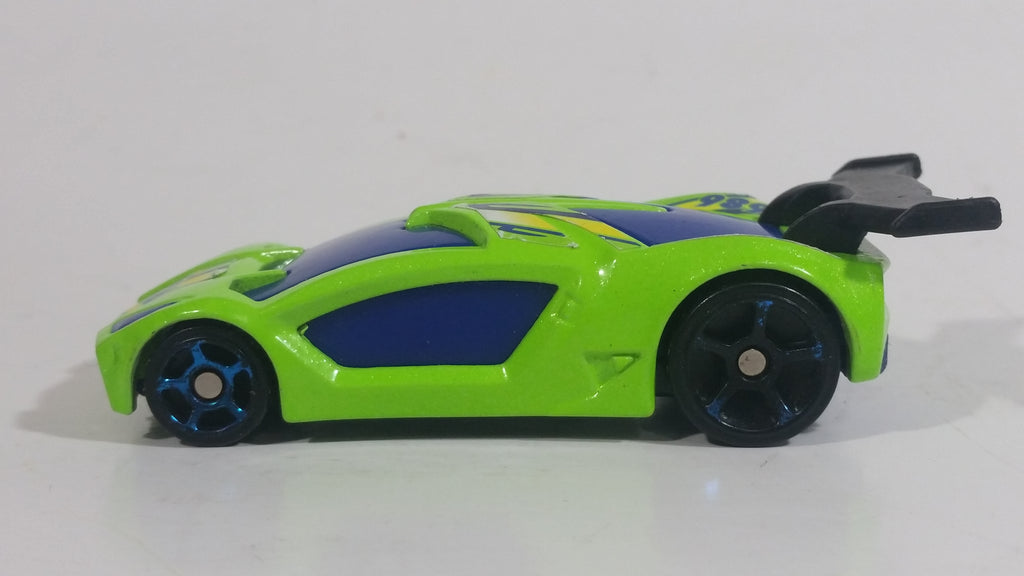 2009 Hot Wheels Impavido 1 Bright Green 3/7 Die Cast Toy Car Vehicle M ...