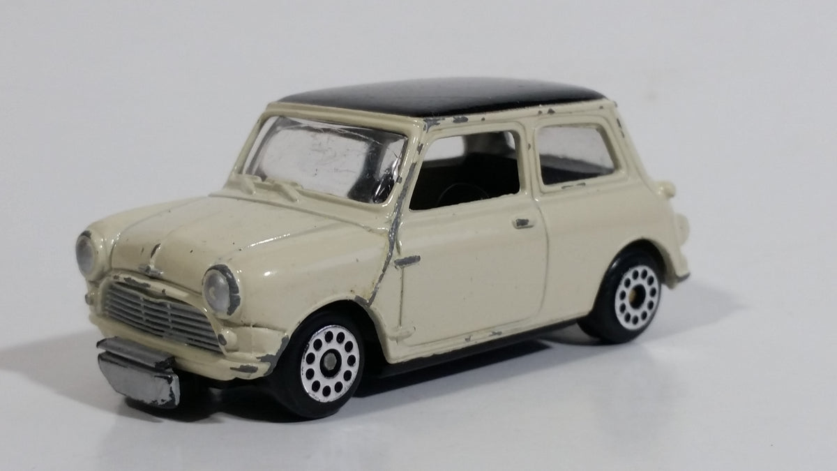 Motor Max 6017 Austin Mini Cooper Cream White with Black Roof Die Cast ...