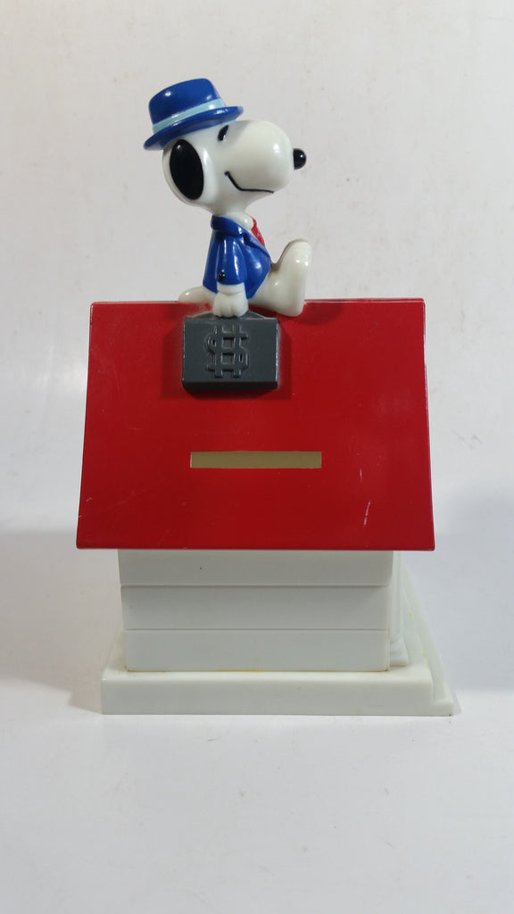 Vintage 1966 Peanuts Character Snoopy "Joe Banker" Dog House Shaped Pl ...