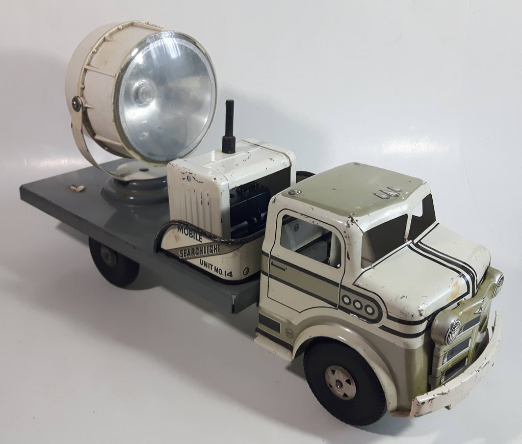 Vintage 1950s Marx Mobile Searchlight Unit No. 14 Truck White and Grey ...