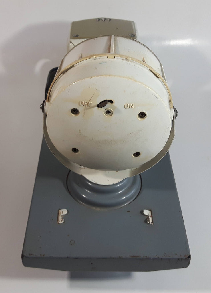 Vintage 1950s Marx Mobile Searchlight Unit No. 14 Truck White and Grey ...