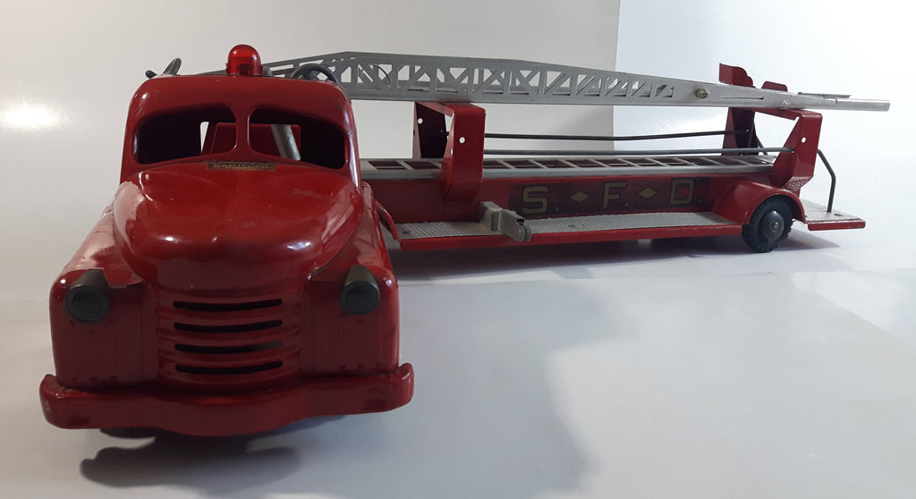 Vintage 1950s Structo Fire Engine Aerial Ladder Truck S.F.D. Red Press ...