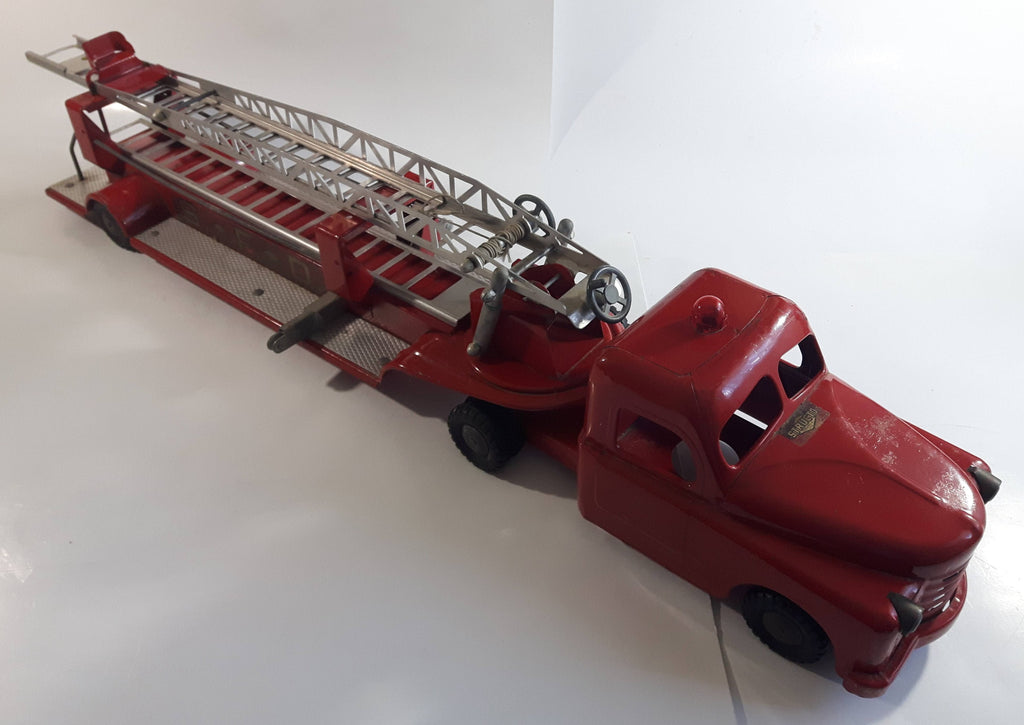 Vintage 1950s Structo Fire Engine Aerial Ladder Truck S.F.D. Red Press ...