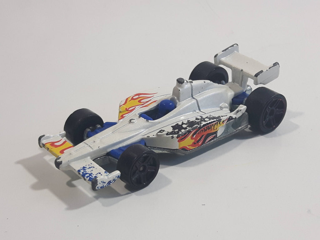 2012 Hot Wheels 2011 IndyCar Oval Course Race Car White Die Cast Toy R ...