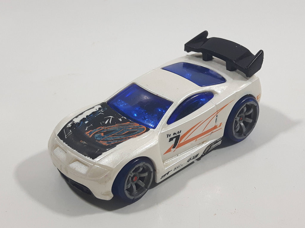 Rare 2005 Hot Wheels AcceleRacers Teku Power Rage White #7 Plastic Bod ...