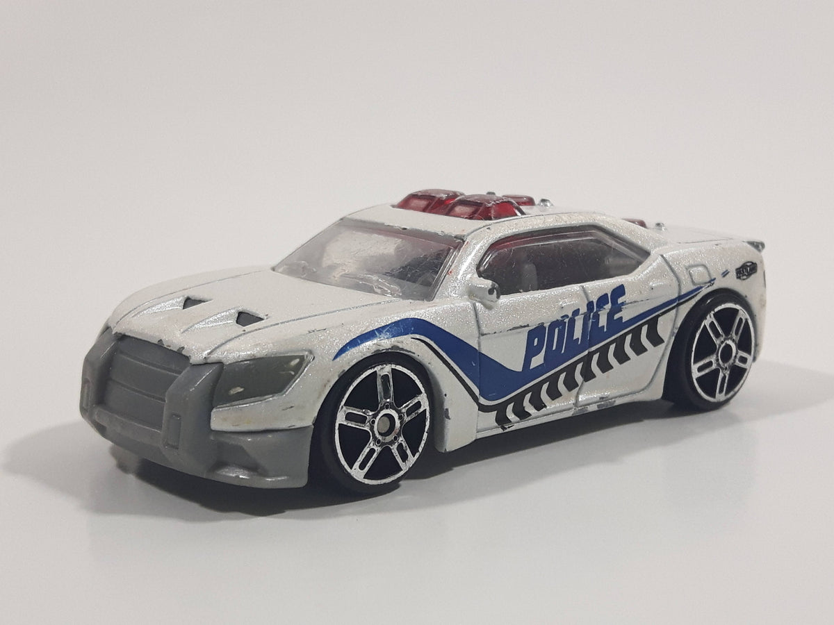 2013 Toys R Us Fast Lane EA-001 Police Cop Car White Silver Die Cast T ...