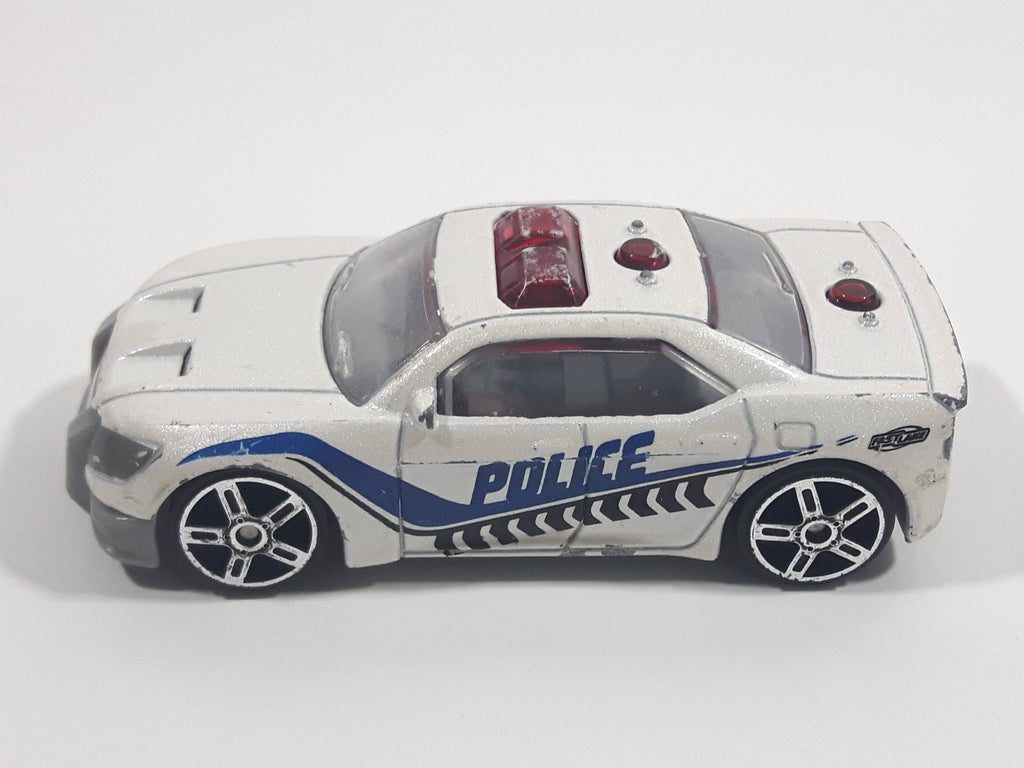 2013 Toys R Us Fast Lane EA-001 Police Cop Car White Silver Die Cast T ...