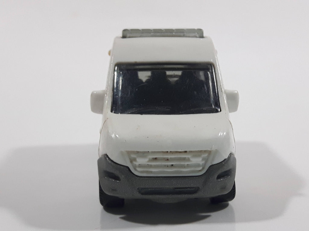2014 Matchbox MBX Heroic Rescue Renault Master Ambulance White Die Cas ...