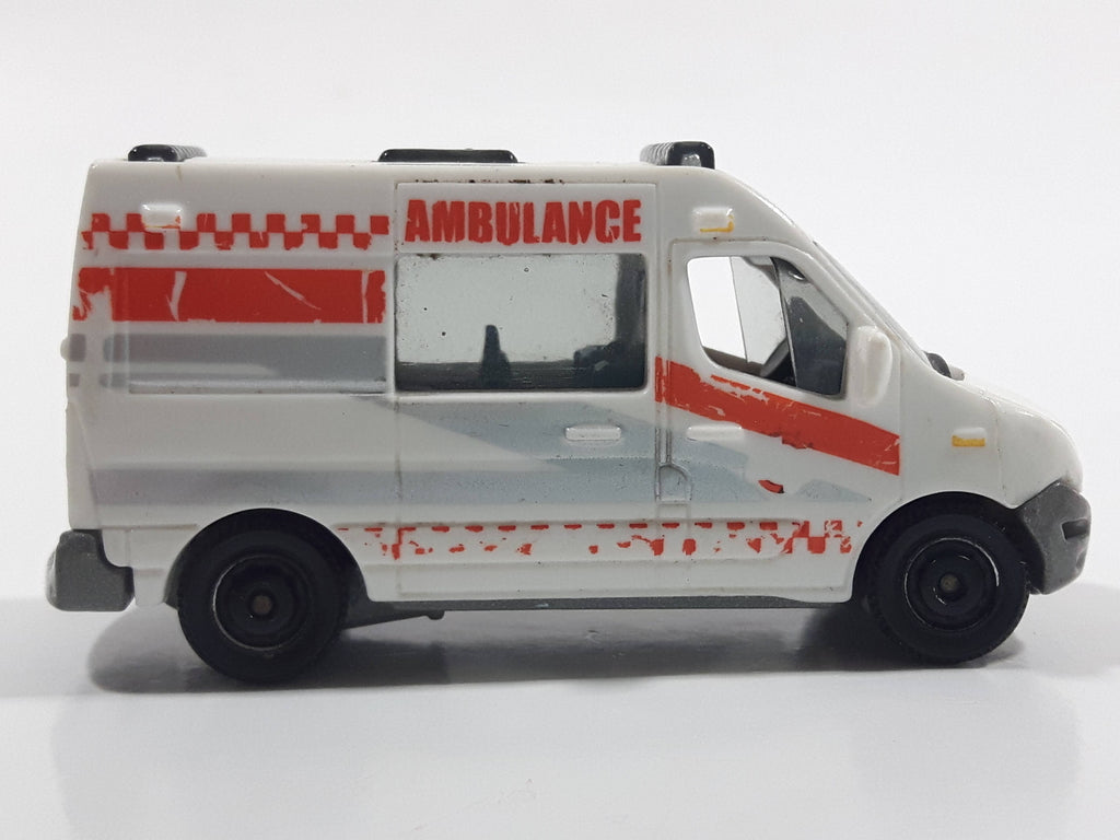 2014 Matchbox MBX Heroic Rescue Renault Master Ambulance White Die Cas ...