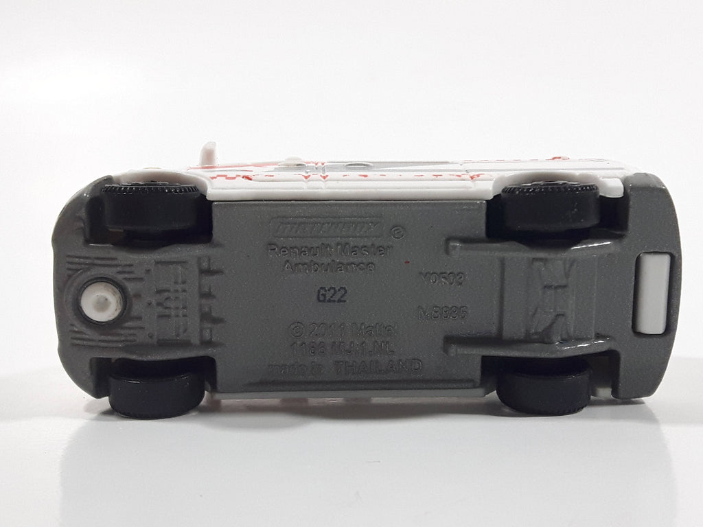 2014 Matchbox MBX Heroic Rescue Renault Master Ambulance White Die Cas ...
