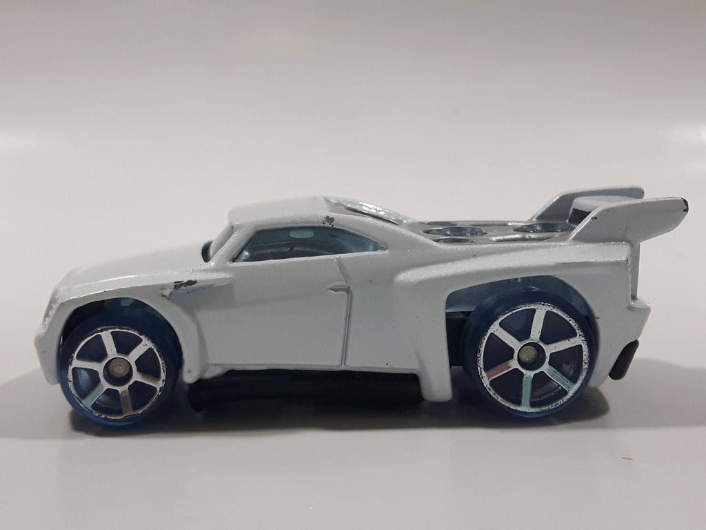 2005 Hot Wheels AcceleRacers Bassline White Die Cast Toy Car Vehicle ...
