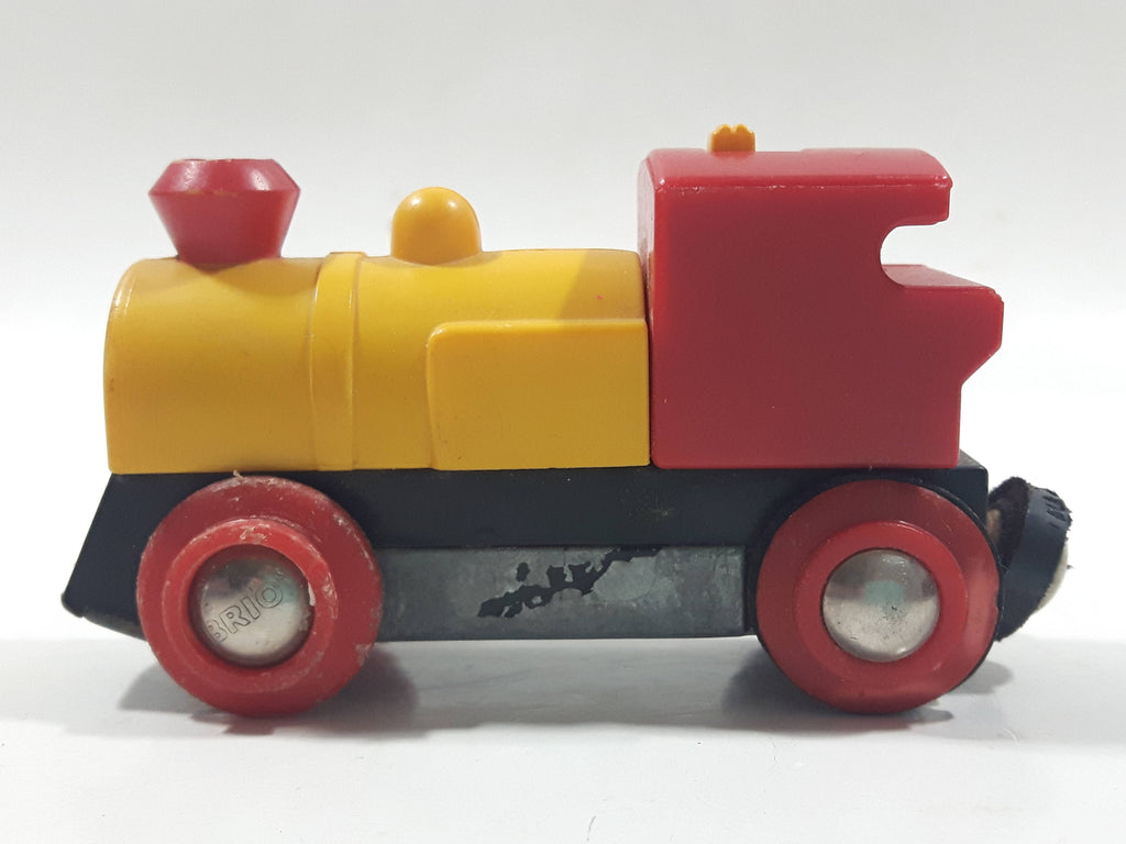 Brio Train Engine Locomotive Yellow and Red Plastic Die Cast Toy Magne ...