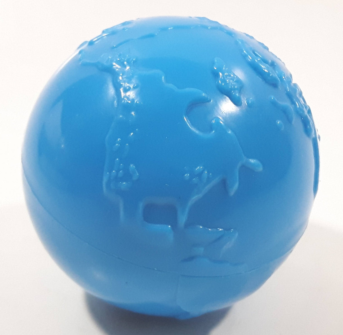 1995 FCN Bobby's World Blue Earth Shaped 2" Diameter Plastic Toy Pictu ...