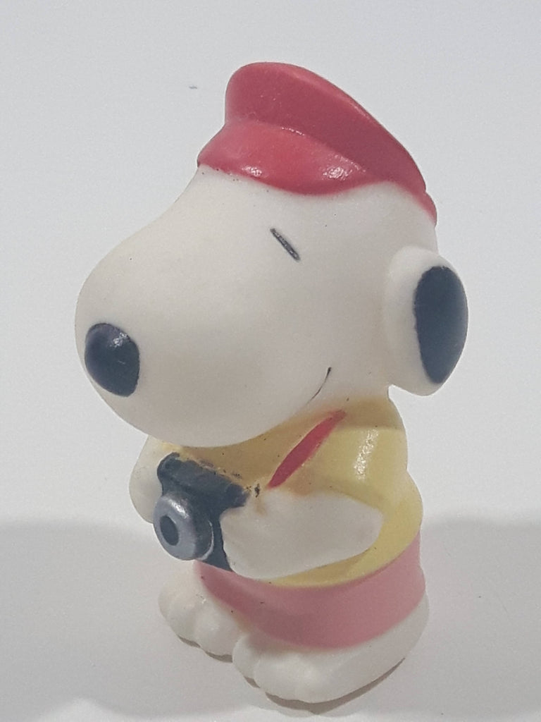 Peanuts Snoopy Cameraman Photographer Holding Camera 2" Tall Vinyl Toy ...