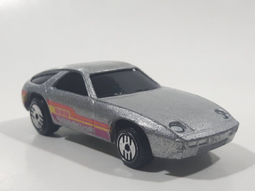 1987 Hot Wheels Porsche 928 P-928 Metalflake Silver Die Cast Toy Car V ...