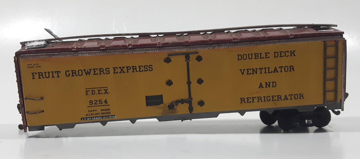 Vintage HO Scale Fruit Growers Express F.D.E.X. 9254 Reefer Box Car Ye ...