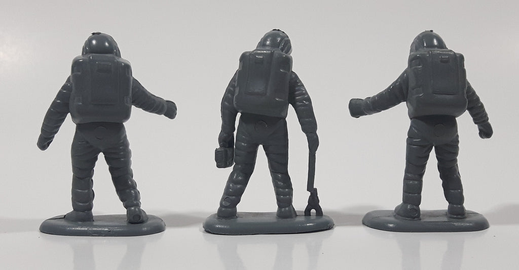 Spaceman Astronaut Grey Plastic 2" Tall Toy Figures Set of 3 – Treasure ...