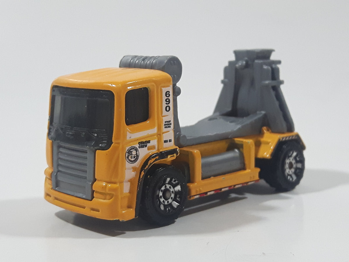 2006 Matchbox Construction Trucks Cement Mixer 2006 Yellow Die Cast To ...