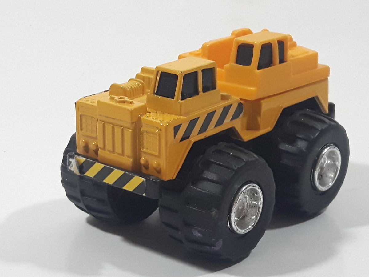 1998 Soma Mighty Wheels Construction Crane Yellow Die Cast Toy Car Veh ...