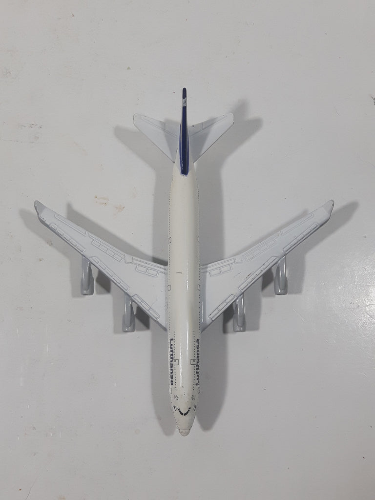 2009 Matchbox Lufthansa Boeing 747-400 Jumbo Passenger Jet Airplane Wh ...