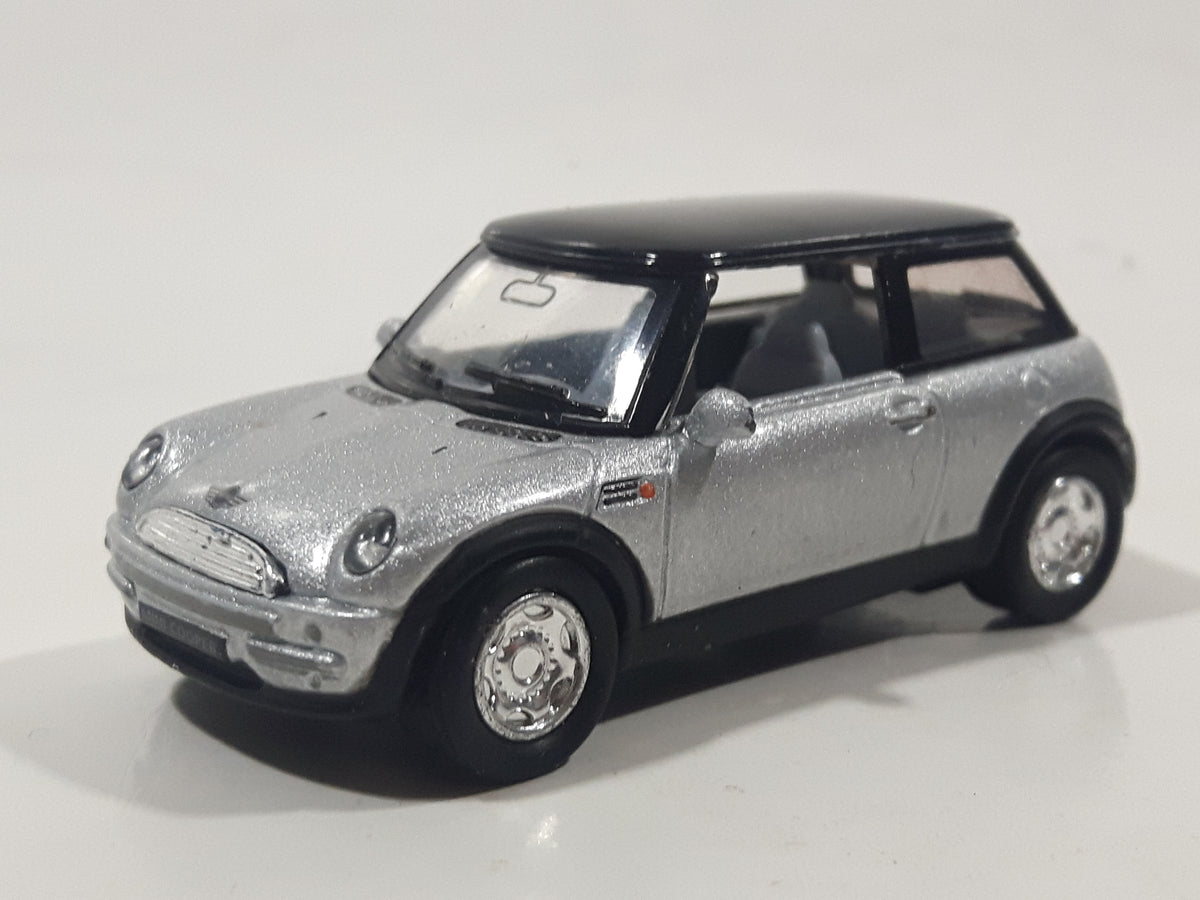 Kinsmart New Mini Cooper Silver with Black Roof Pull Back 1/56 Scale D ...