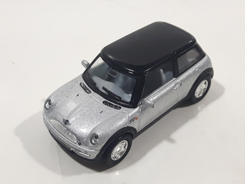 Kinsmart New Mini Cooper Silver with Black Roof Pull Back 1/56 Scale D ...