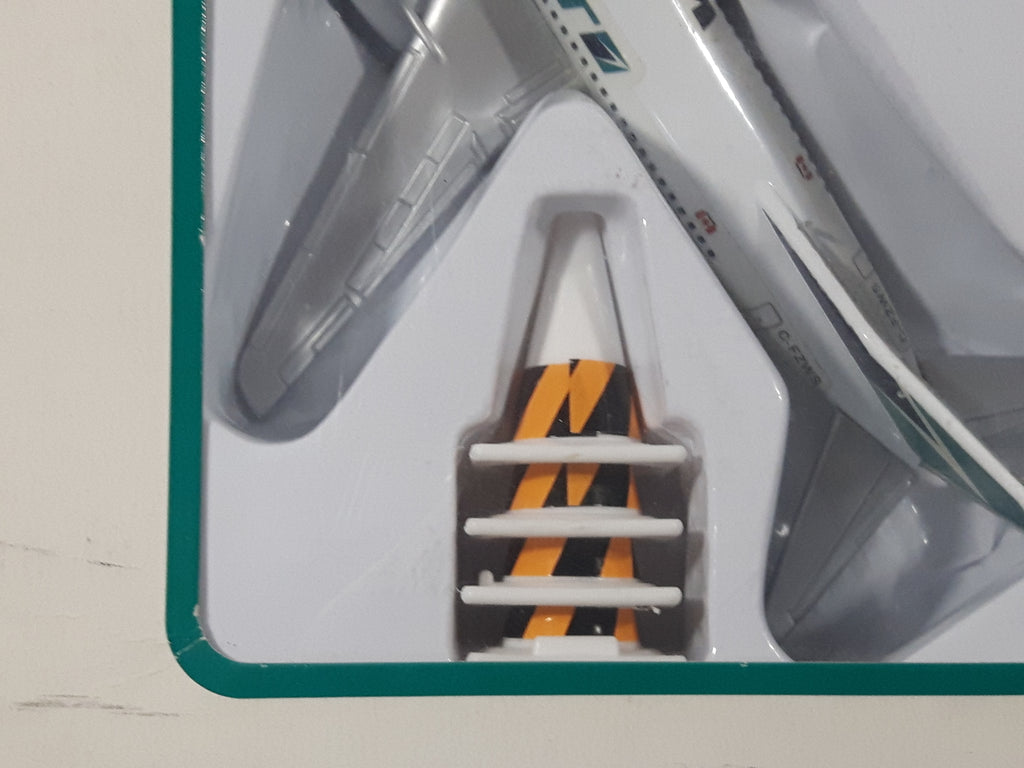 Daron RealToy No. RT7371 WestJet Airport Play Set Die Cast Toy Car Veh ...