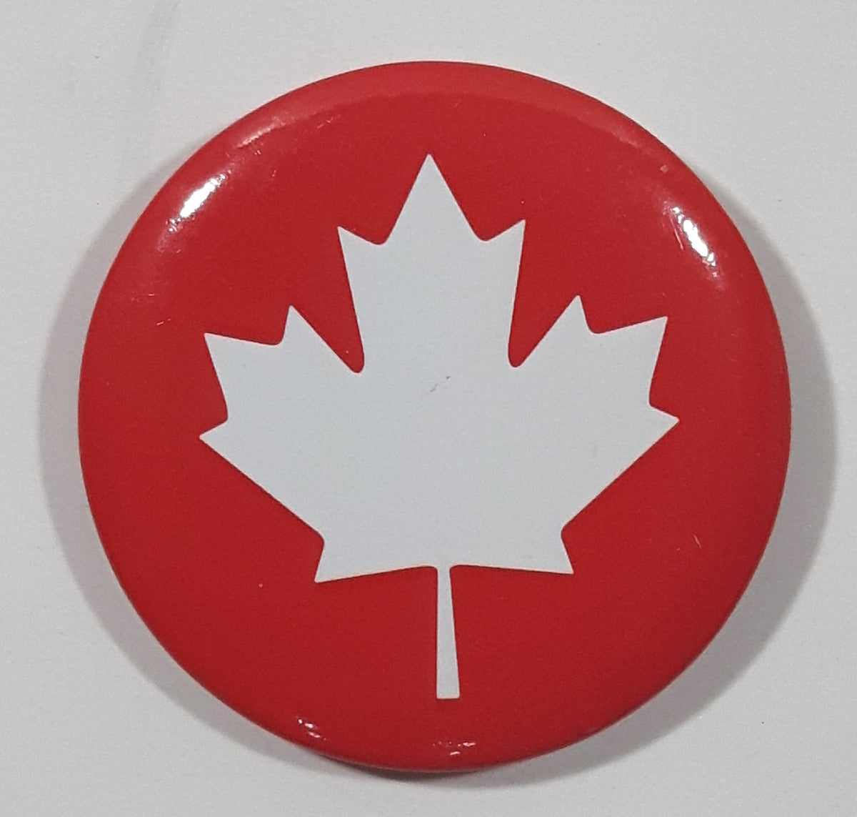 White Maple Leaf Red 1 1/4" Round Button Pin – Treasure Valley Antiques ...