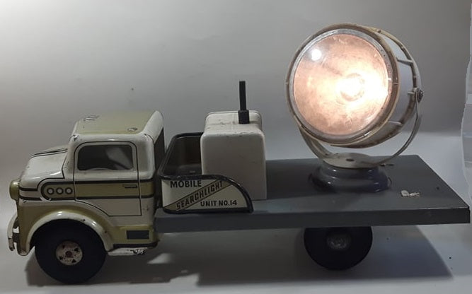 Vintage 1950s Marx Mobile Searchlight Unit No. 14 Truck White and Grey ...